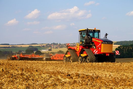 Versatile 610 DT a Grégoire Besson Normandie | AGROjournal.cz